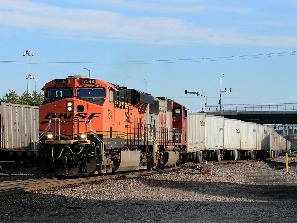 BNSF 7548